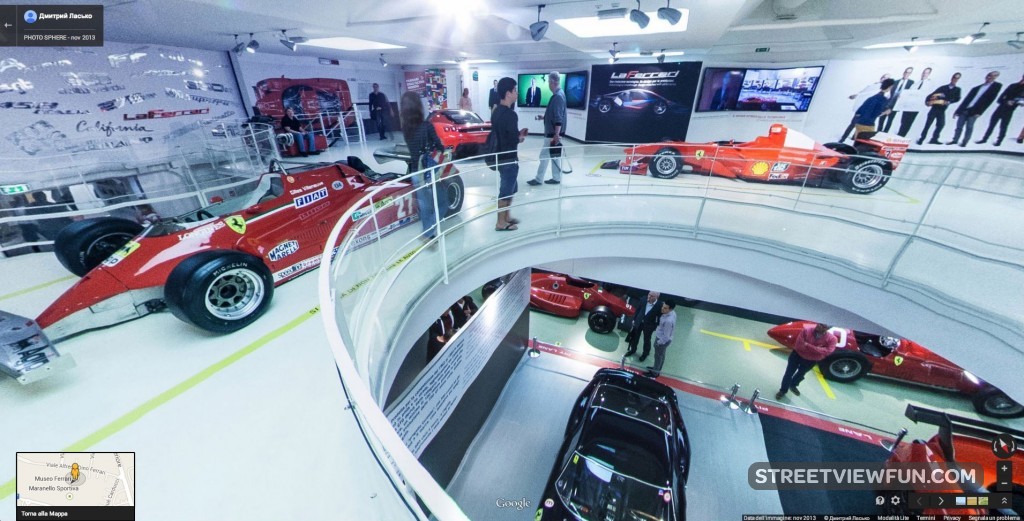 La Ferrari - STREETVIEWFUN