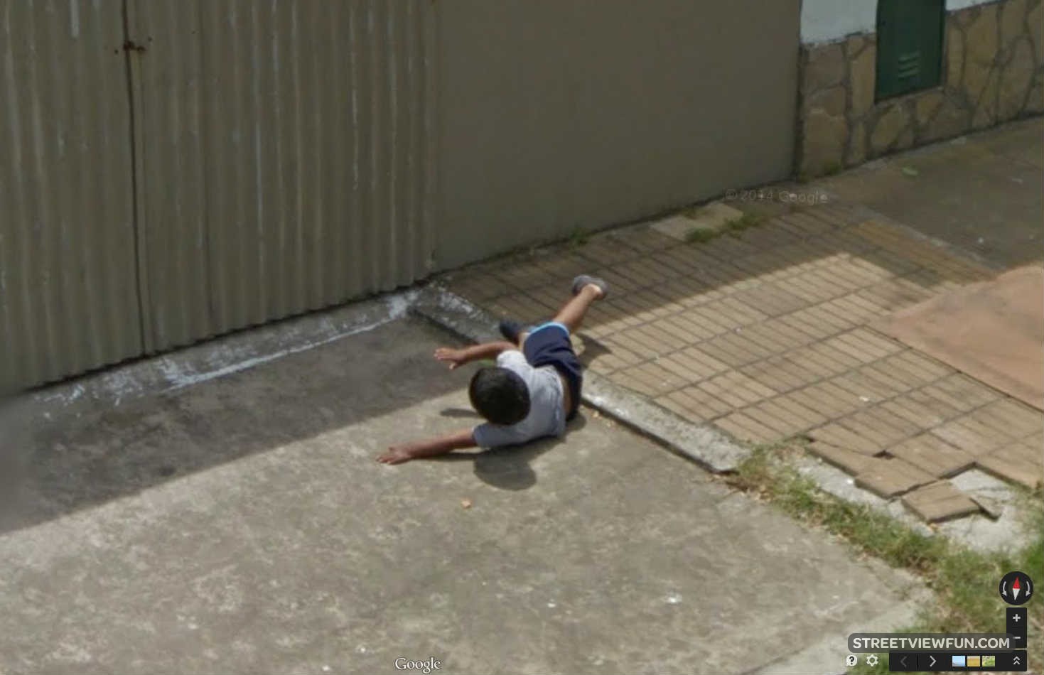 Go slowly, you may fall! - STREETVIEWFUN