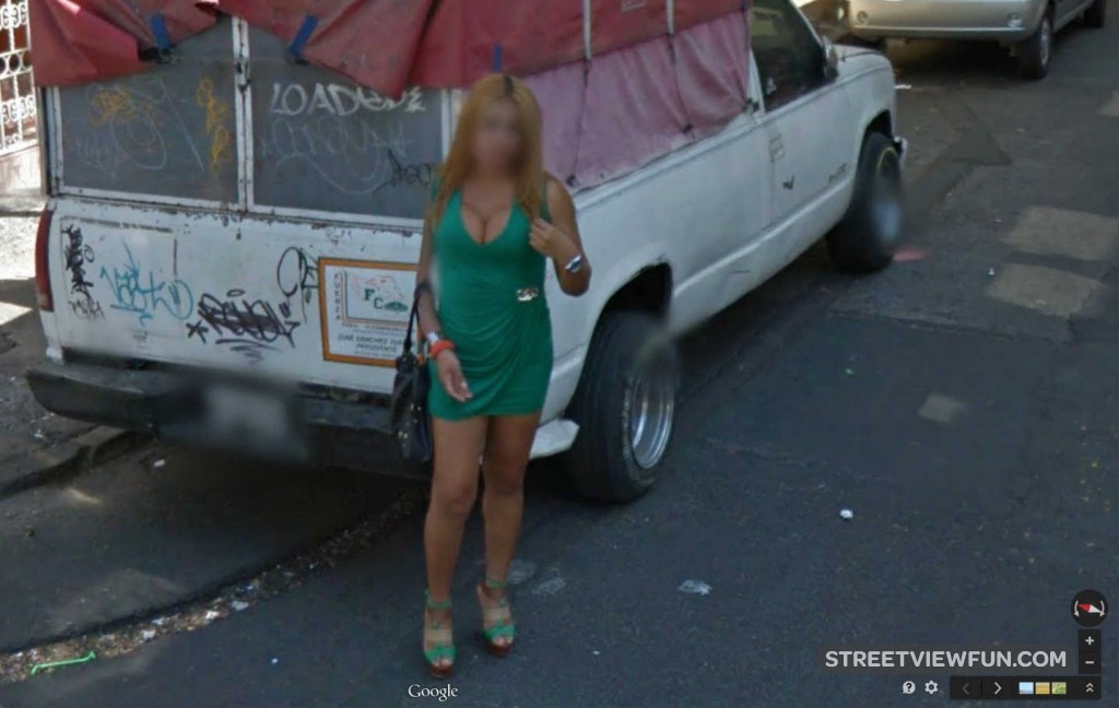Better in green or in red? - STREETVIEWFUN