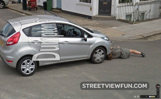 Woman with car problems - STREETVIEWFUN