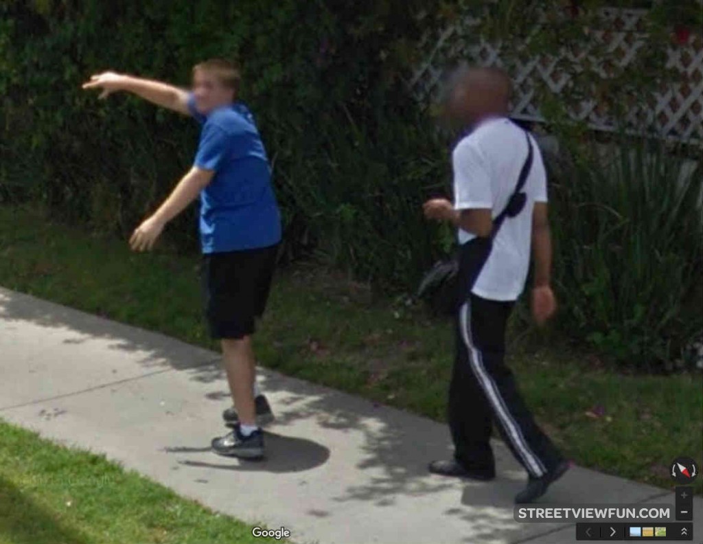 Do exercises under way - STREETVIEWFUN