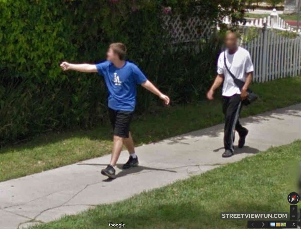 Do exercises under way - STREETVIEWFUN