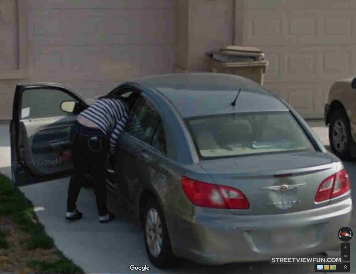 Plumbers crack - STREETVIEWFUN