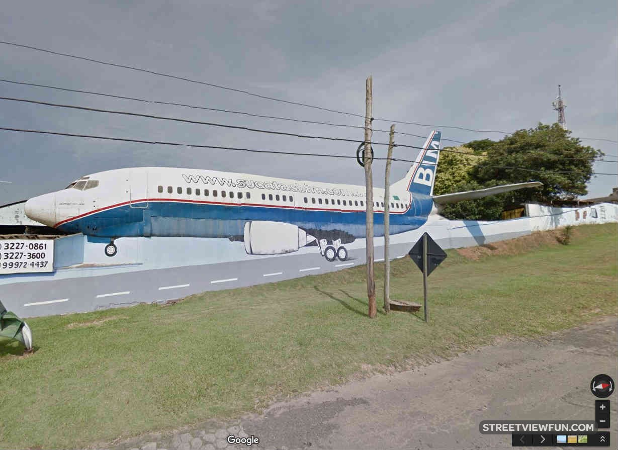 Plane in the wall – StreetViewFun