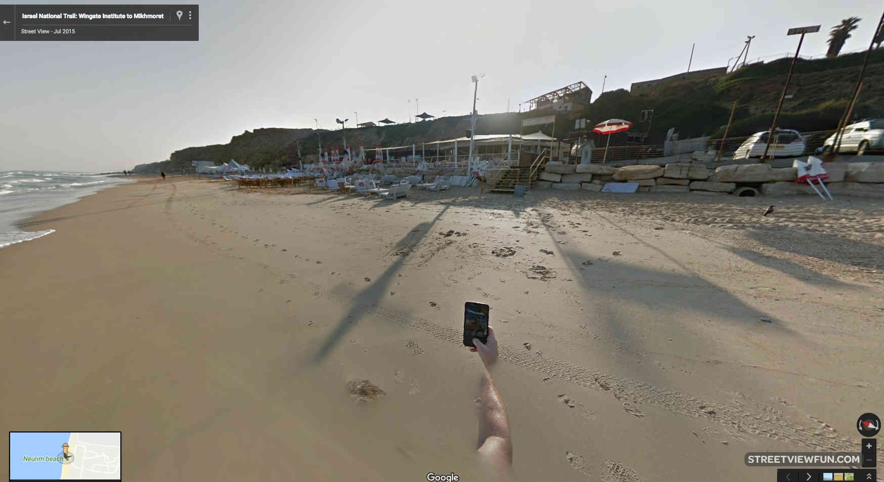 Google guy takes a selfie - STREETVIEWFUN