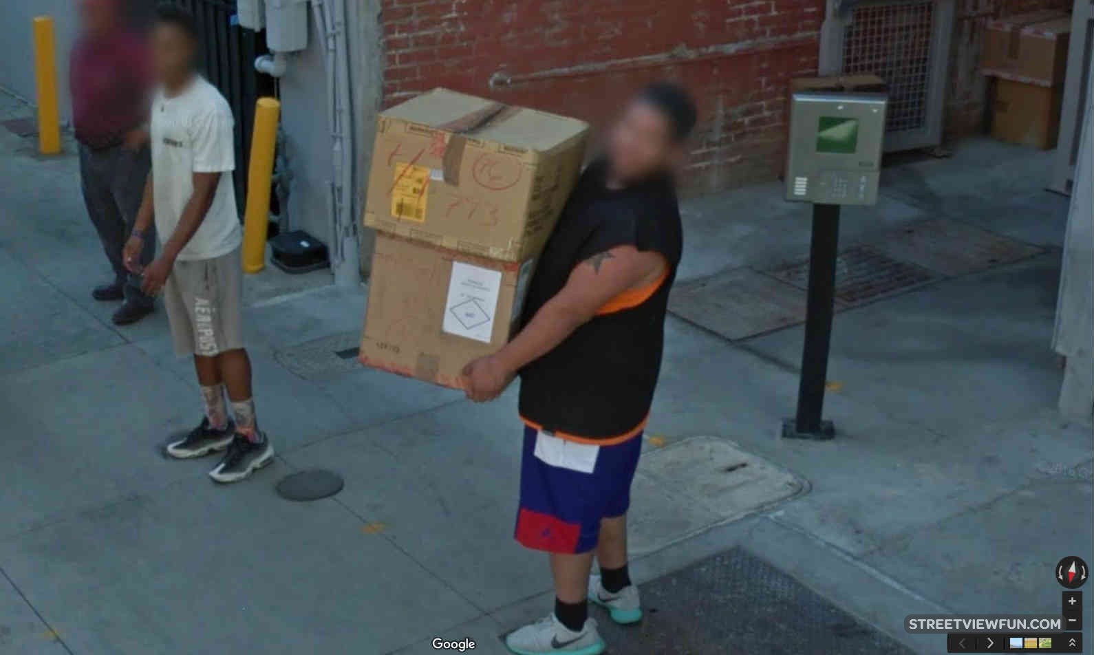 Removal man - StreetViewFun