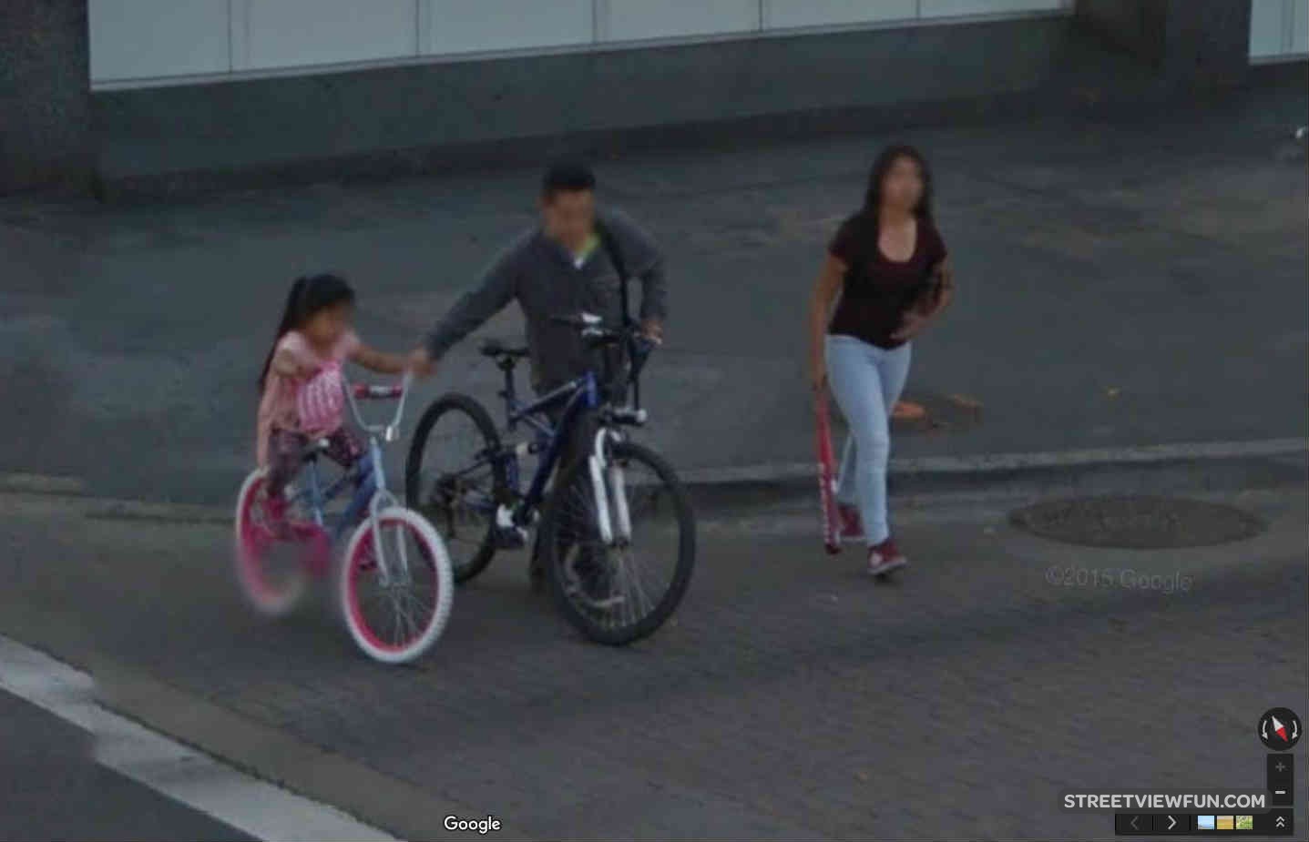 Crossing the street with bikes - STREETVIEWFUN