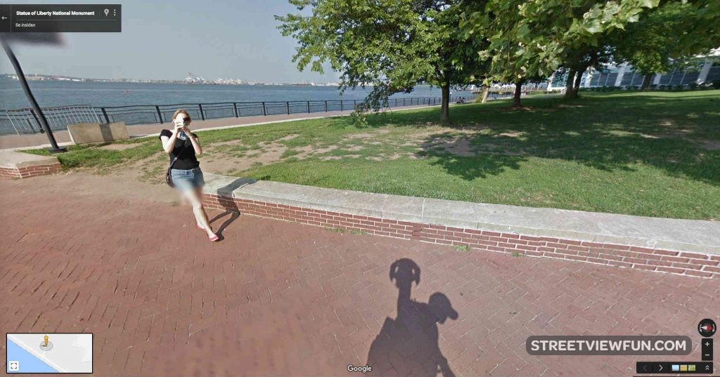 Chasing Google to get a photo of the Street View guy - STREETVIEWFUN