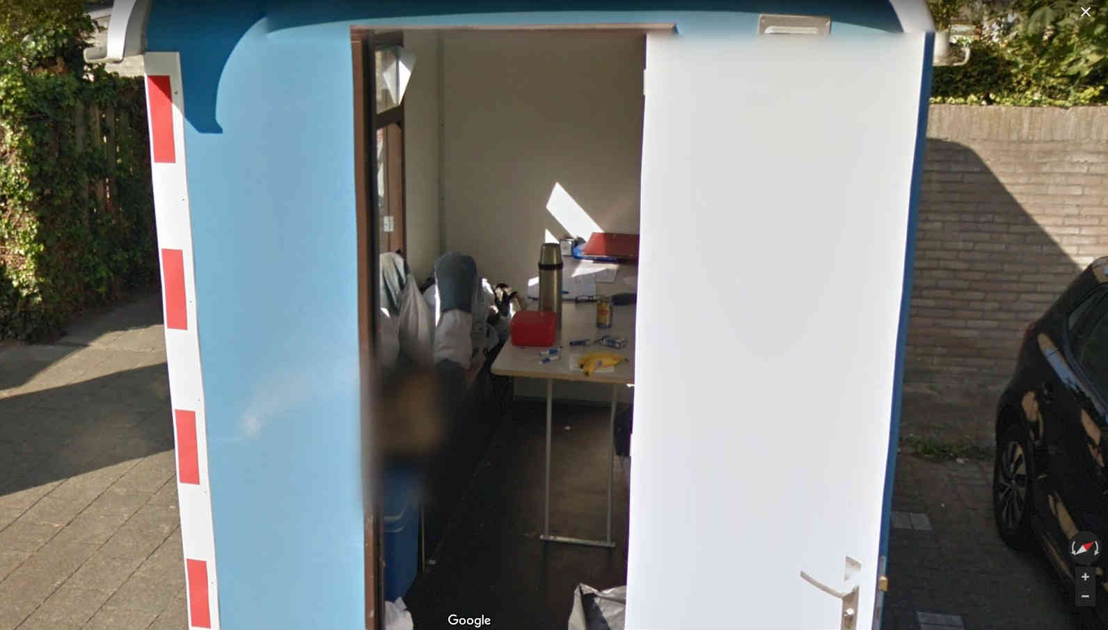 Sleeping beauty - STREETVIEWFUN