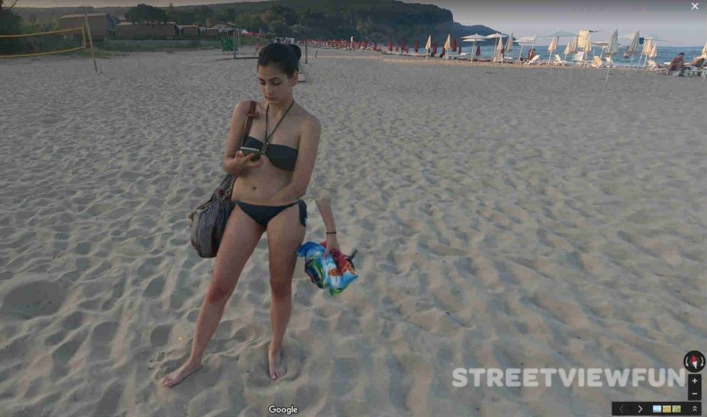 You put your left hand in, you take your left hand out... - STREETVIEWFUN