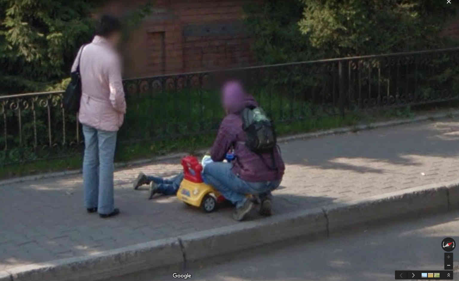 Children's car crash - STREETVIEWFUN