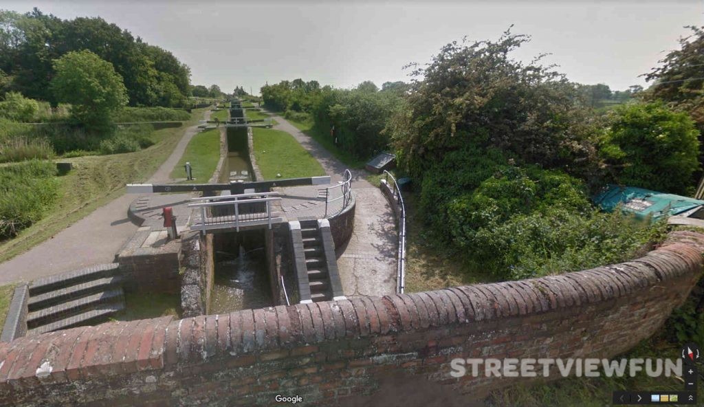 Incredible canal locks... - STREETVIEWFUN