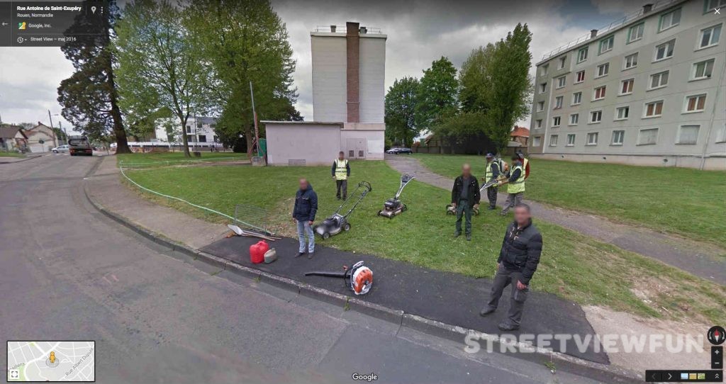 Lawn mower convention? - STREETVIEWFUN