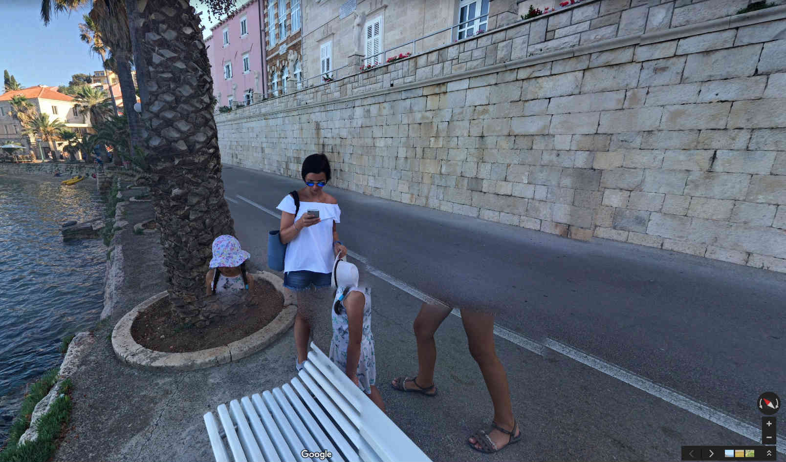 Splitting up the family - STREETVIEWFUN