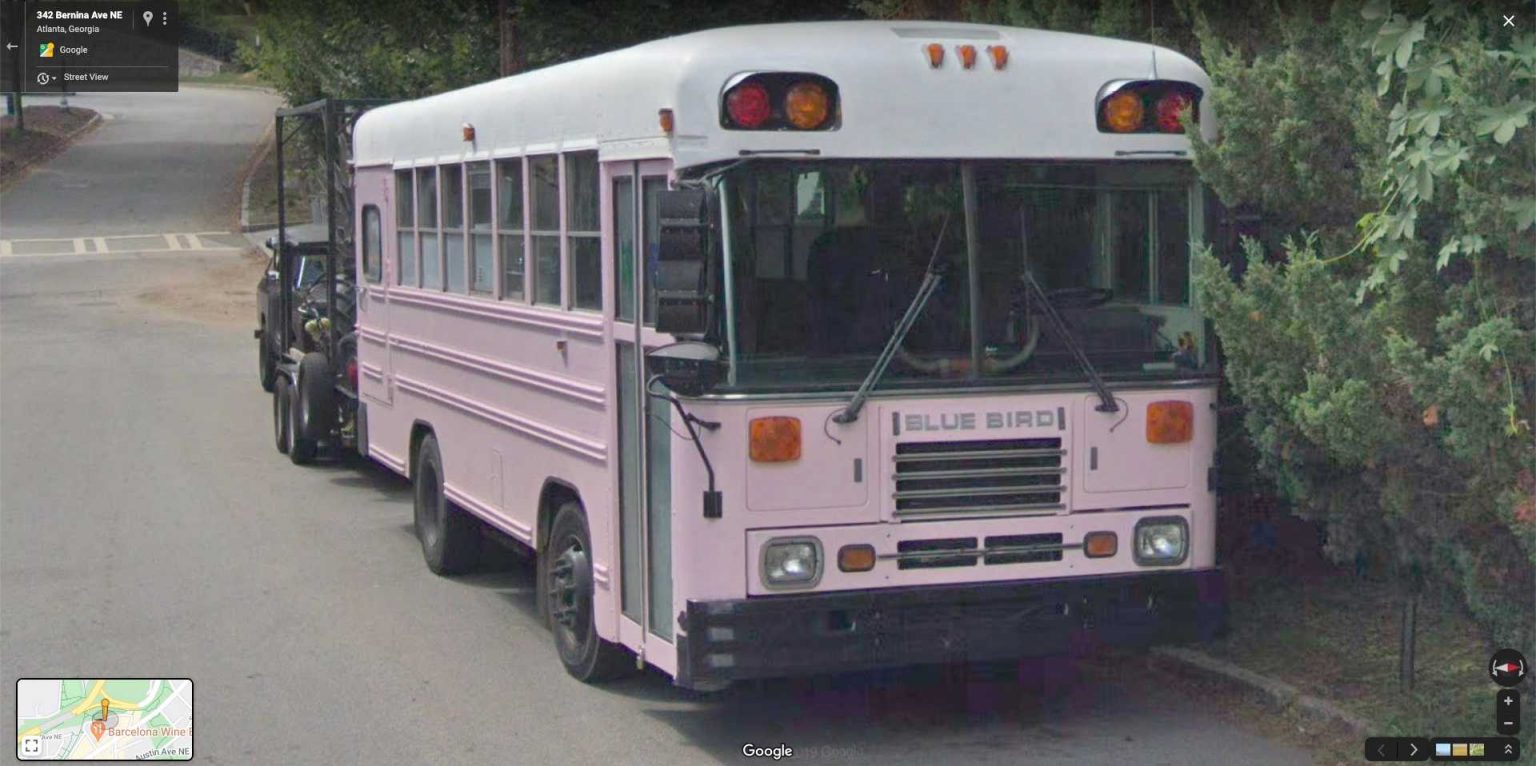 Pink Bus - STREETVIEWFUN
