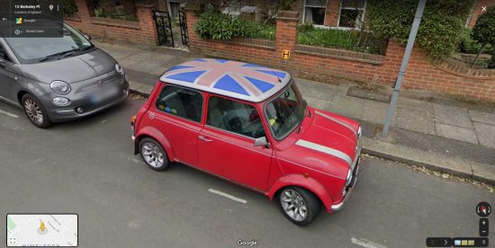 Morris Mini with UK flag rooftop - STREETVIEWFUN