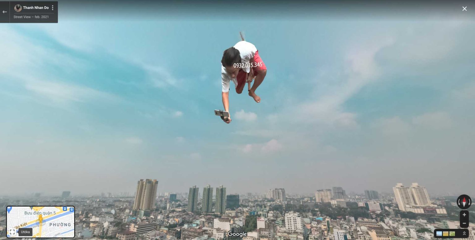 Harry Potter doing a live stream - STREETVIEWFUN