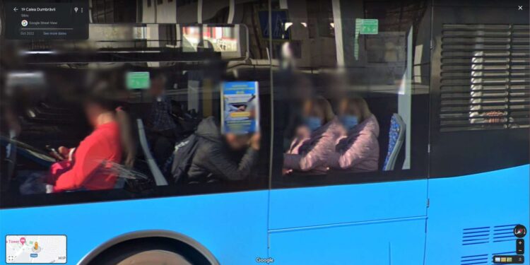 Conjoined passenger on the bus - STREETVIEWFUN