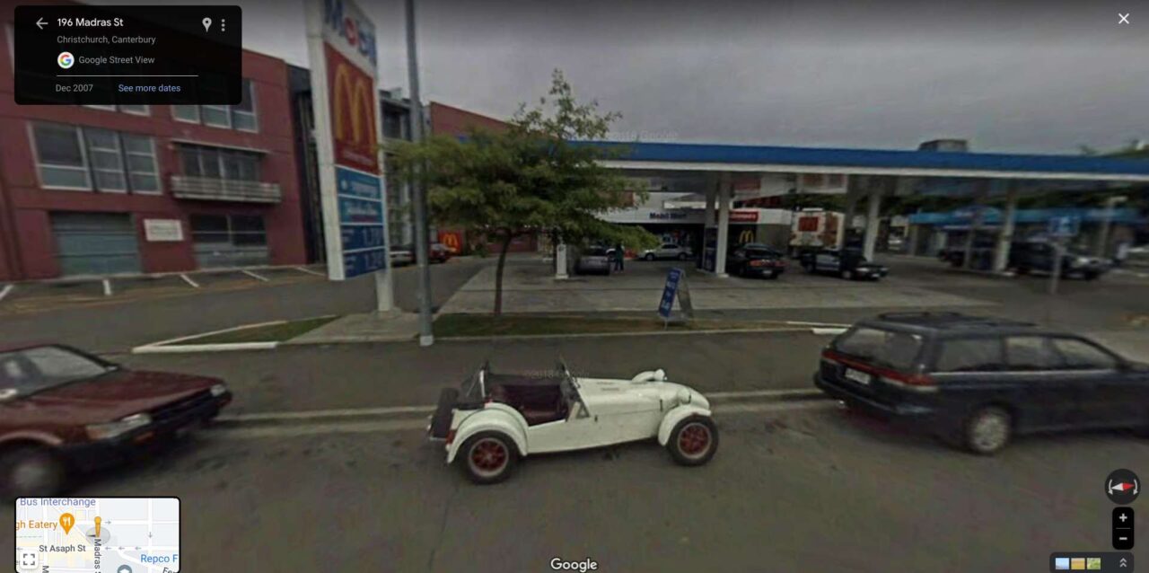 Cool racing car - STREETVIEWFUN