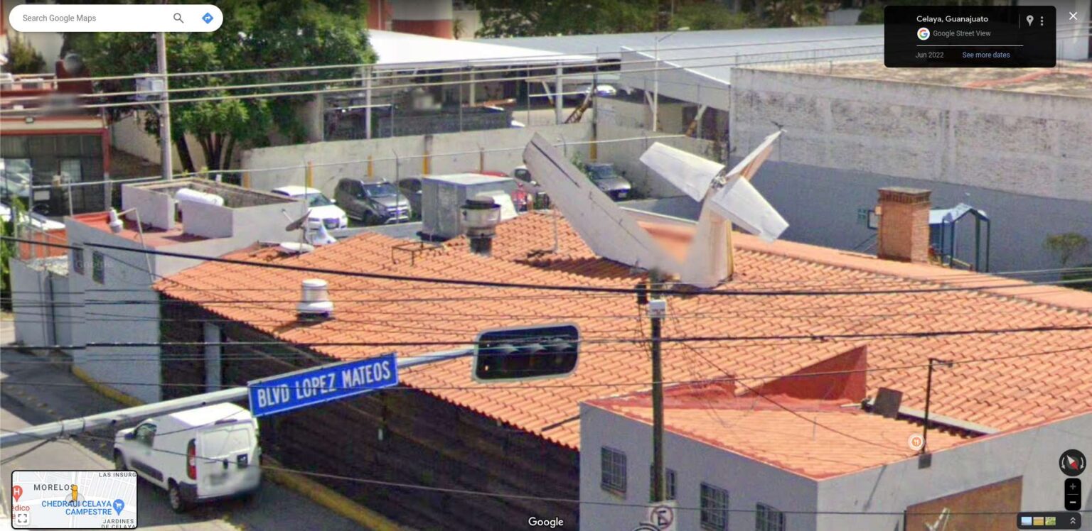 Plane crashed on trade ceiling - STREETVIEWFUN