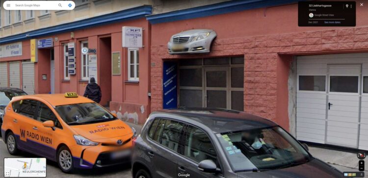 Mercedes Benz car coming out of the wall - STREETVIEWFUN