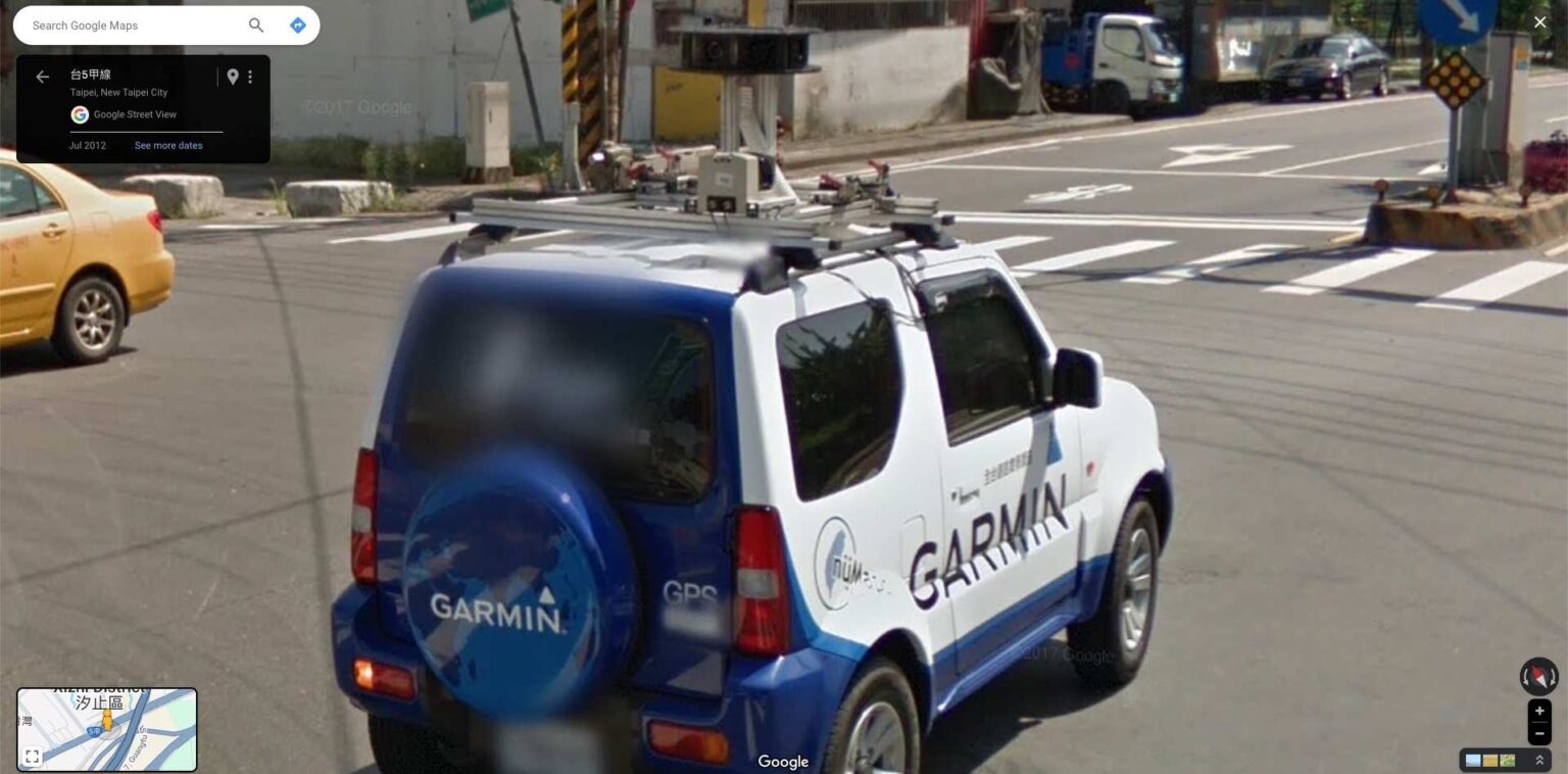 Look, this is garmin car - STREETVIEWFUN
