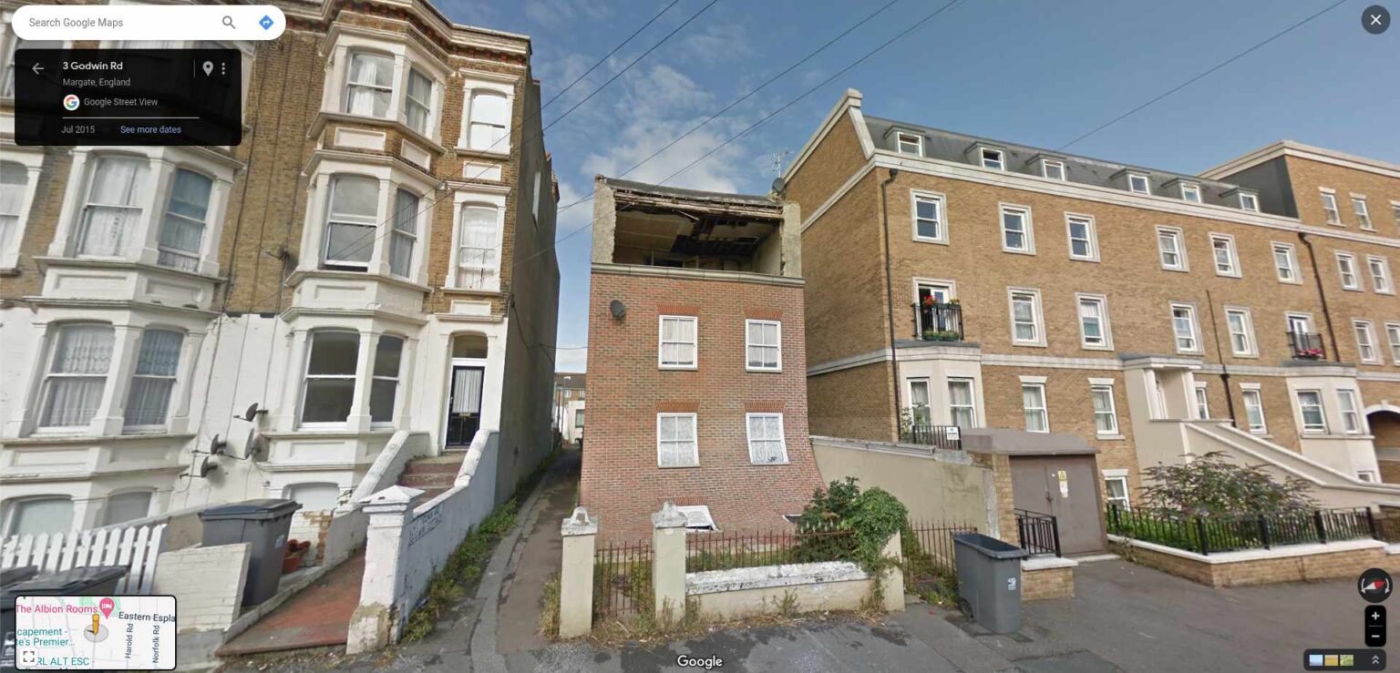 Weird House - STREETVIEWFUN