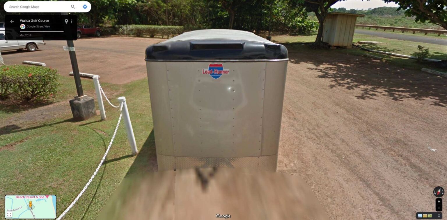 Google team guarding the tricycle and squealing the trailer - STREETVIEWFUN