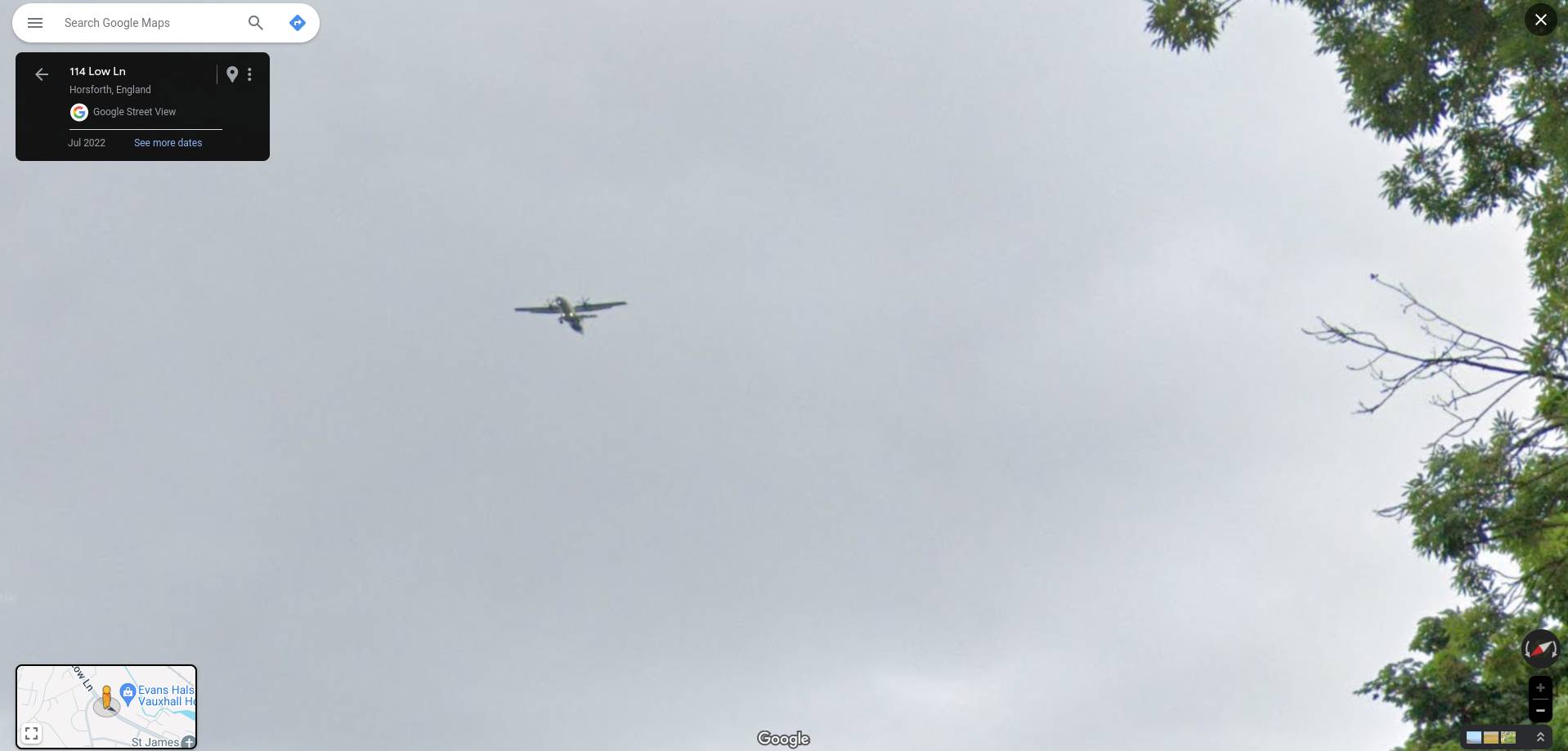 Airplane flying on google maps streetview - STREETVIEWFUN