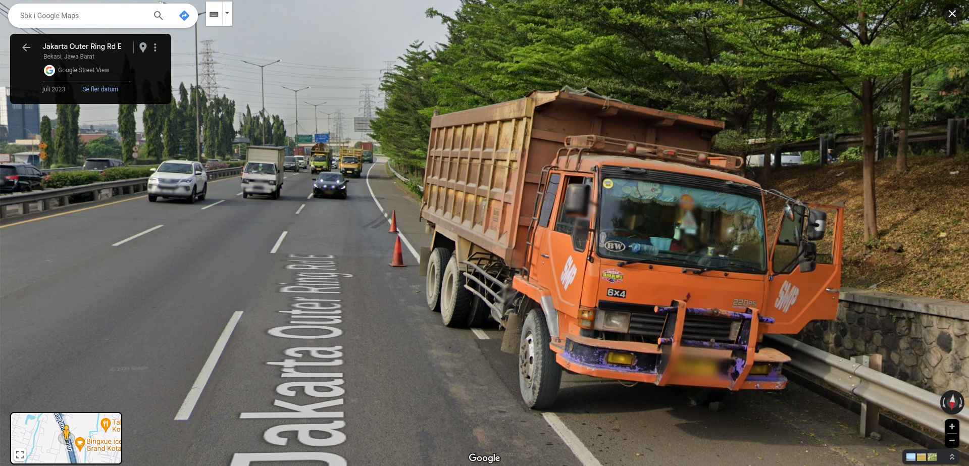 What is going on here? - STREETVIEWFUN