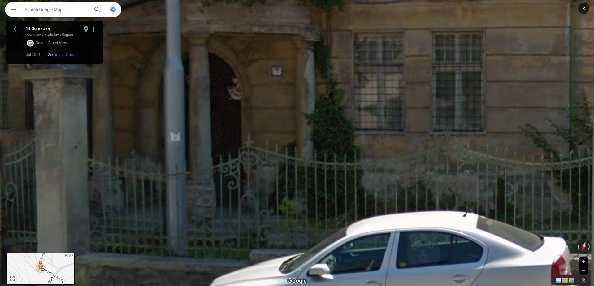 Scary face on door - STREETVIEWFUN