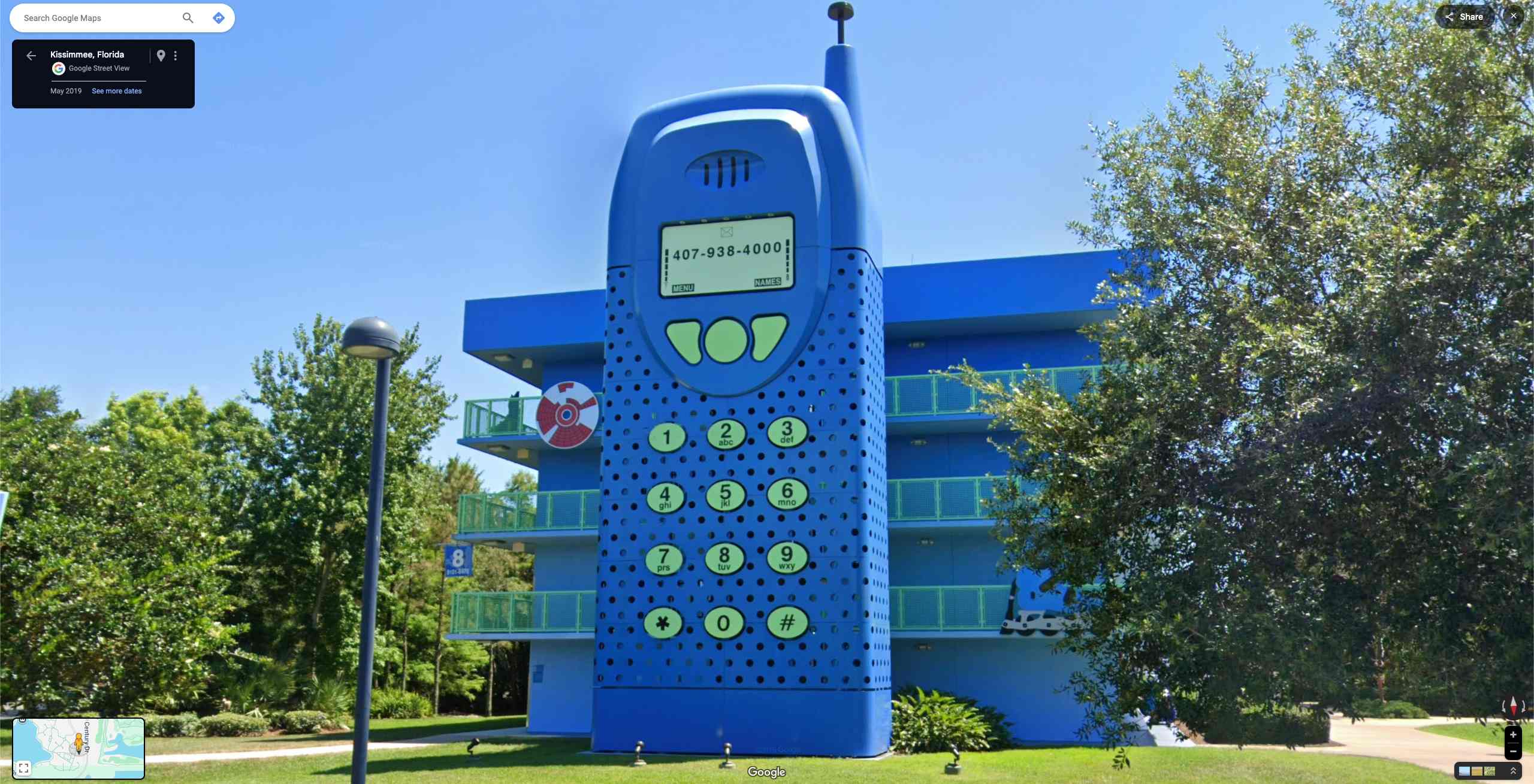 A big phone - STREETVIEWFUN