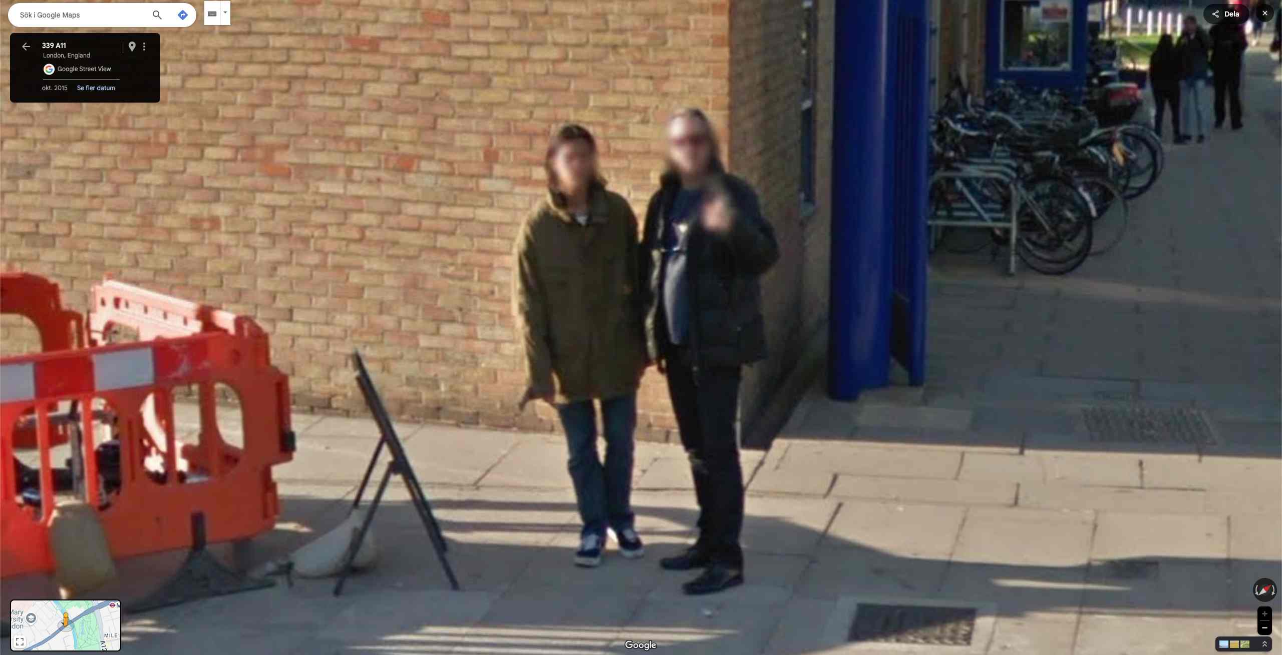 Pointing or thumbs up? - STREETVIEWFUN