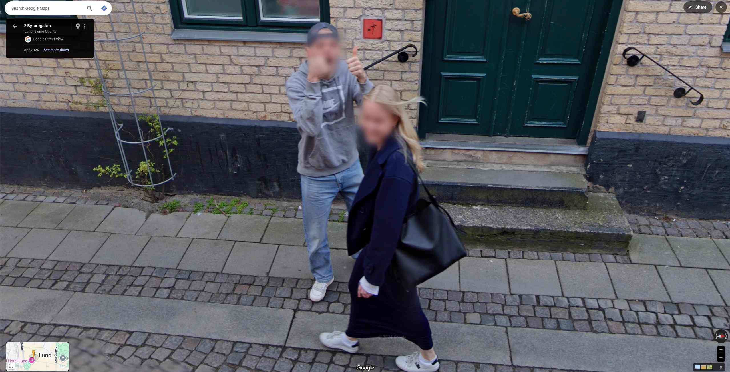 Thumbs up - STREETVIEWFUN