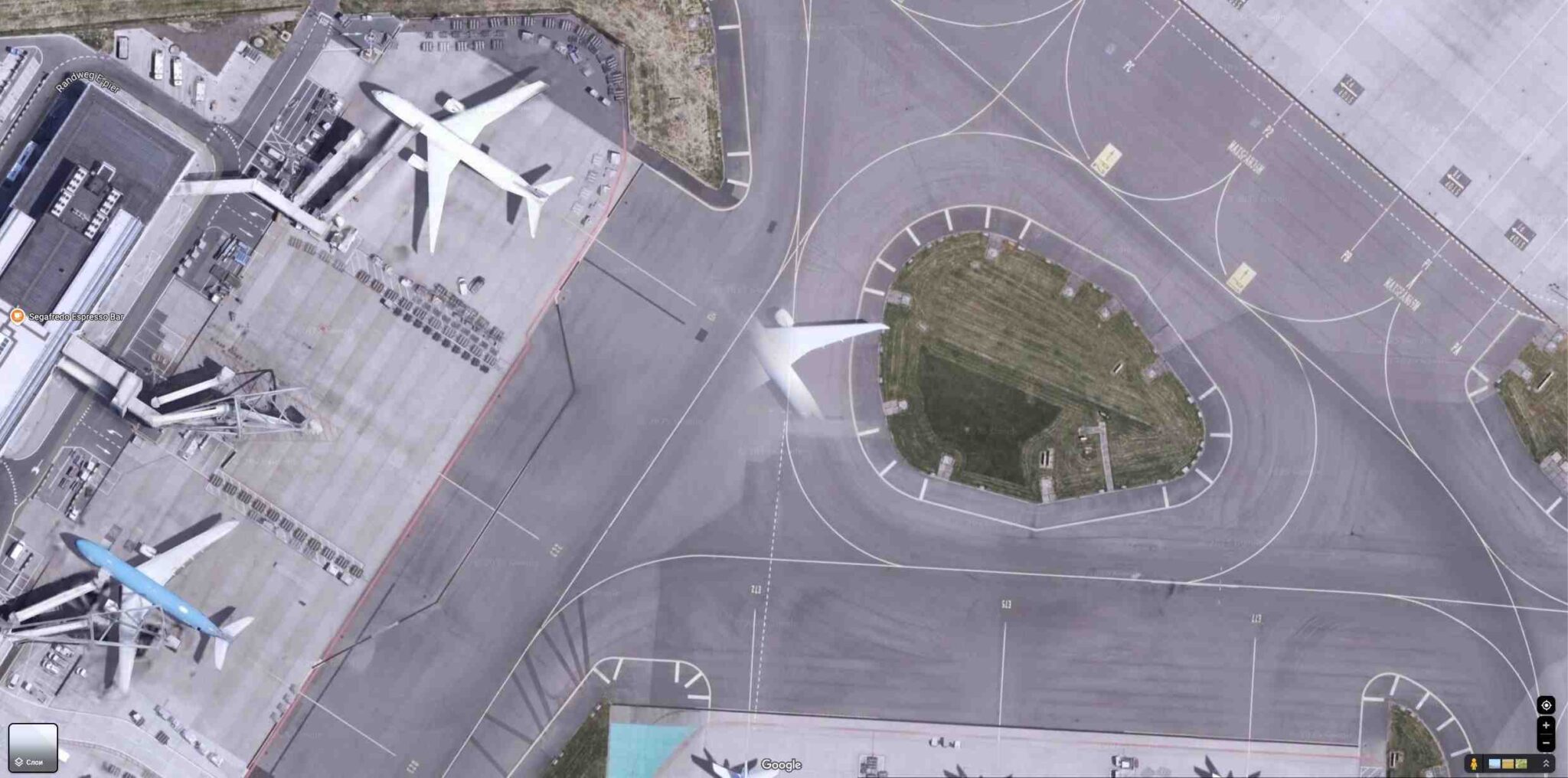 Ghost plane - STREETVIEWFUN