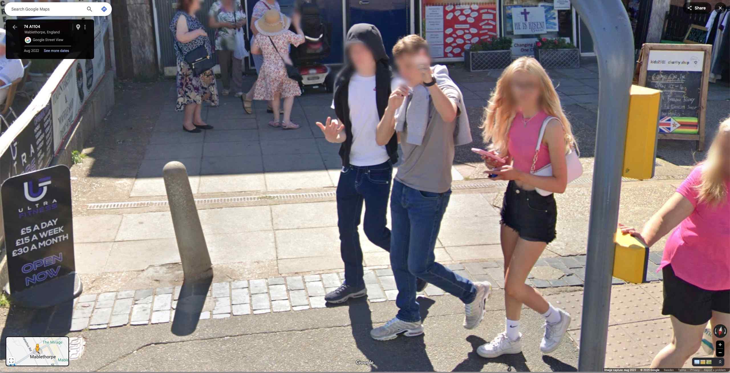 Happy people in Mablethorpe - STREETVIEWFUN