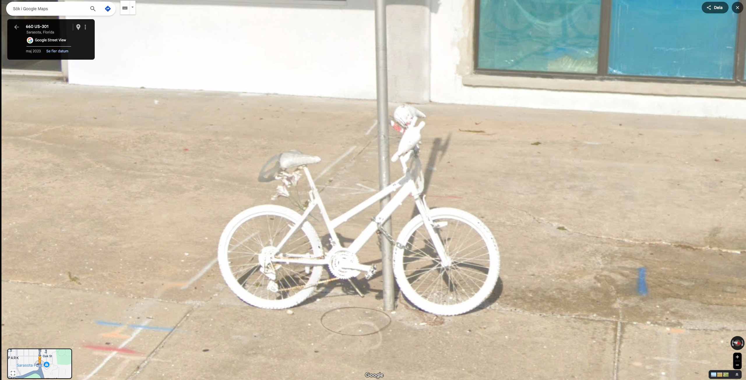 Ghost bicycle - STREETVIEWFUN