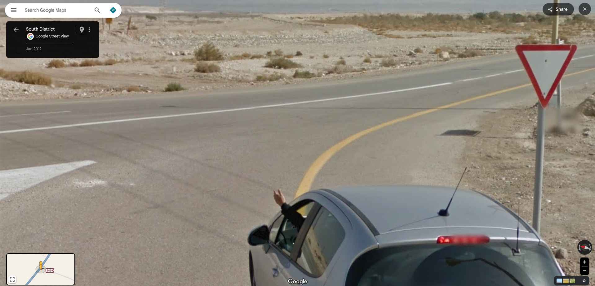 Give way to Google and it won't be blurred - STREETVIEWFUN