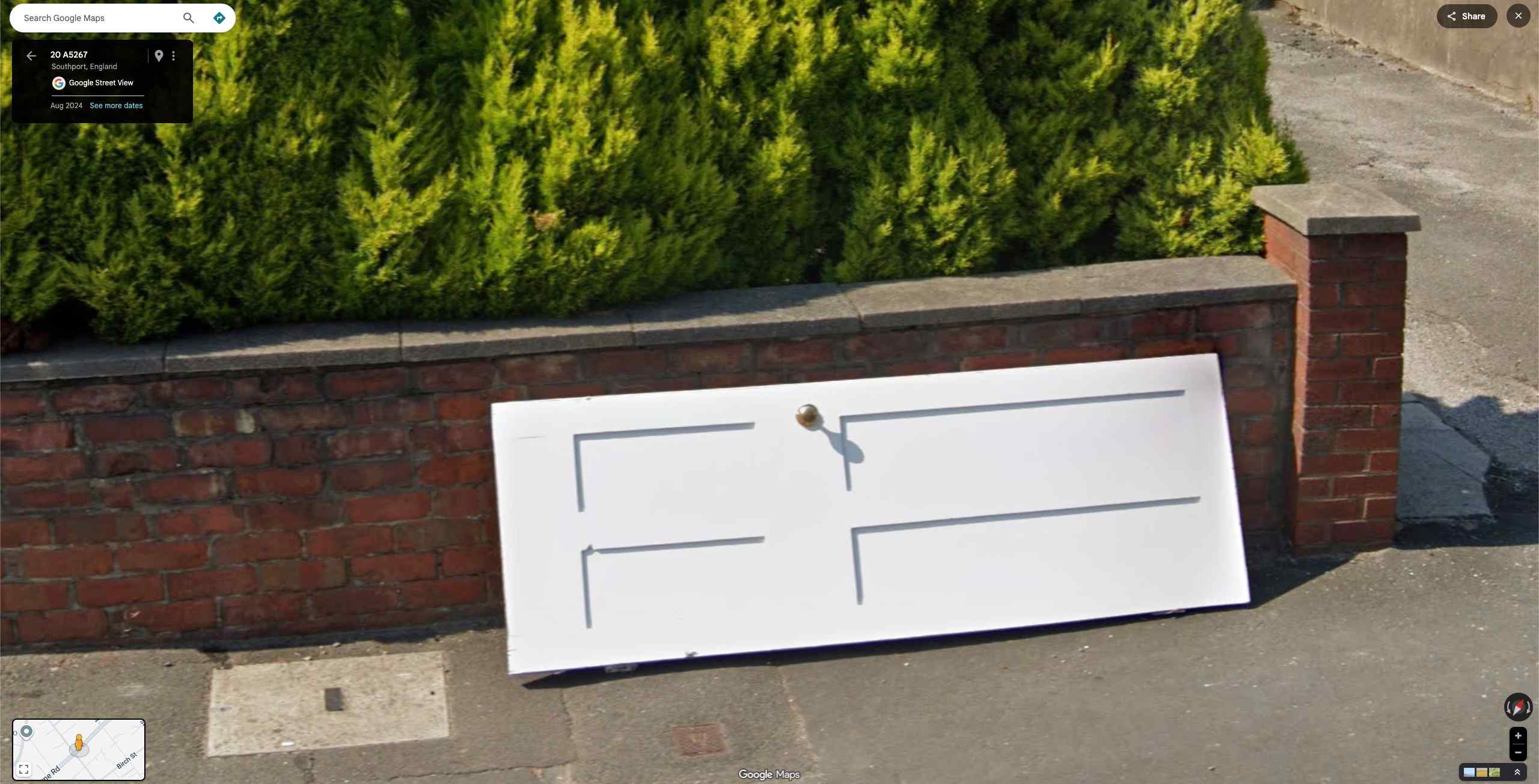 Homeless door - STREETVIEWFUN