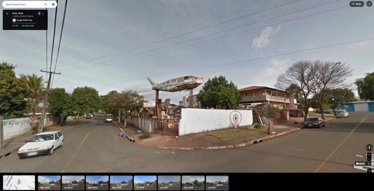 Wingless plane in "flight" - STREETVIEWFUN